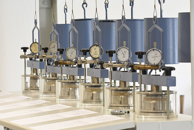 Laboruntersuchungen an Boden, Fels und Baustoffen: ELE Beratende ...